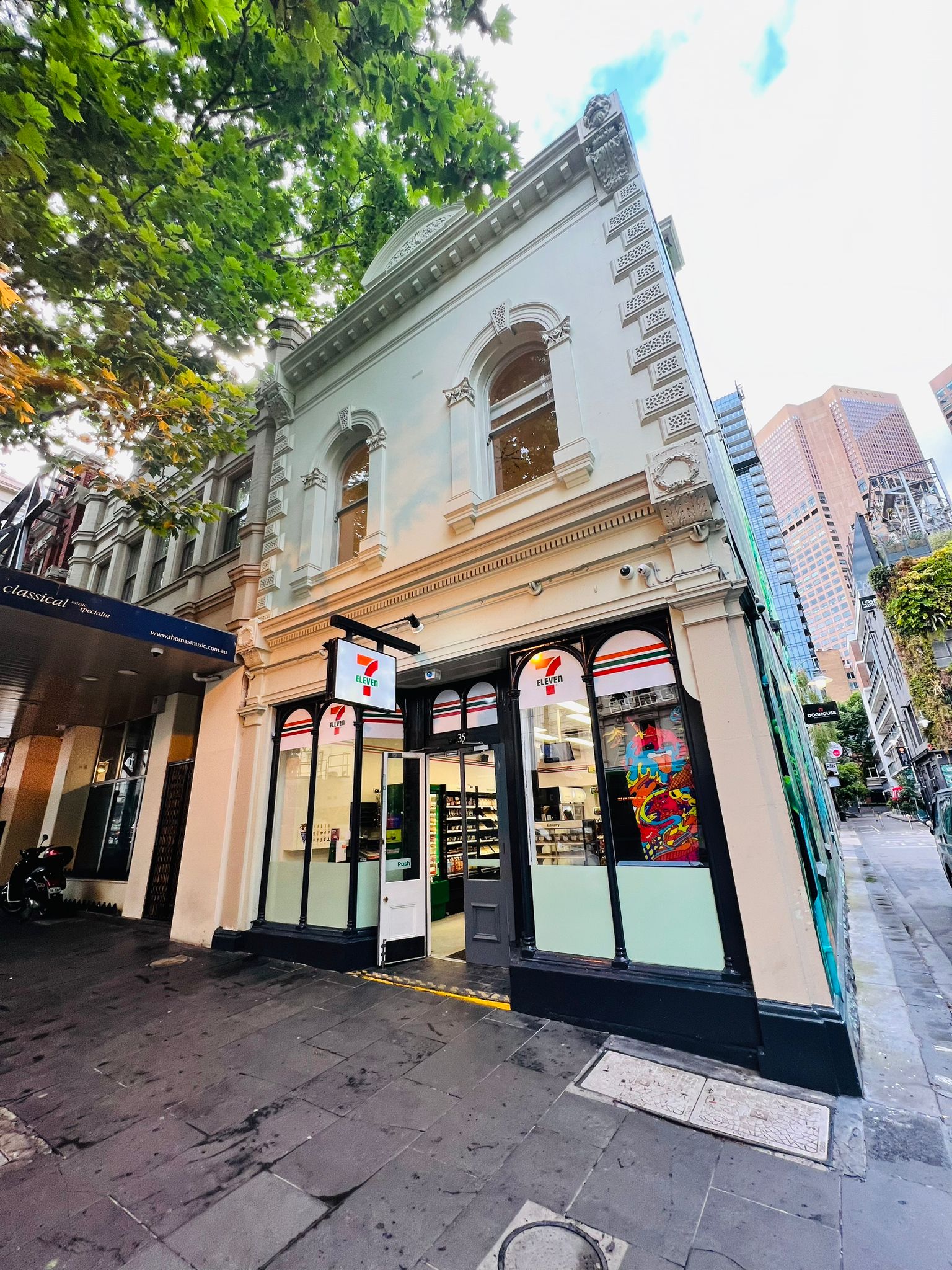 Shopfront pressure washing melbourne city | Pressure Washing Services
